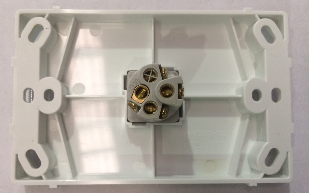 30511NLS Horiztonal Single Gang Light Switch 10Amp 250V - Electrical ...