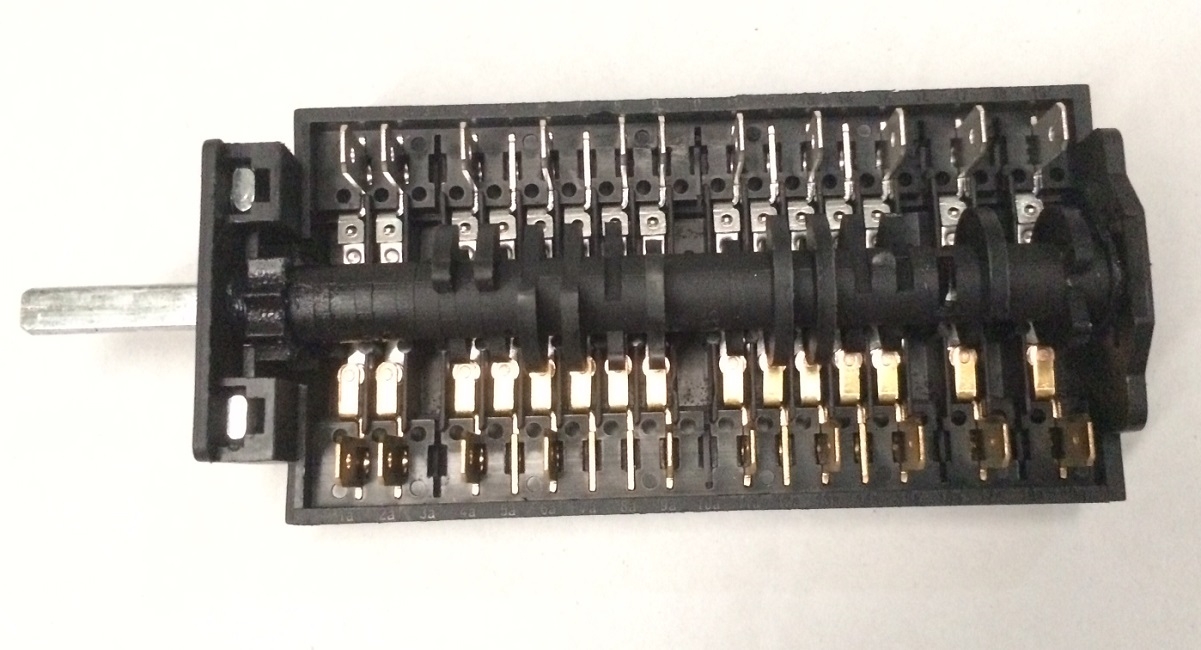 PA210032013 Technika Selector Switch 8 Position - Electrical Supplies ...