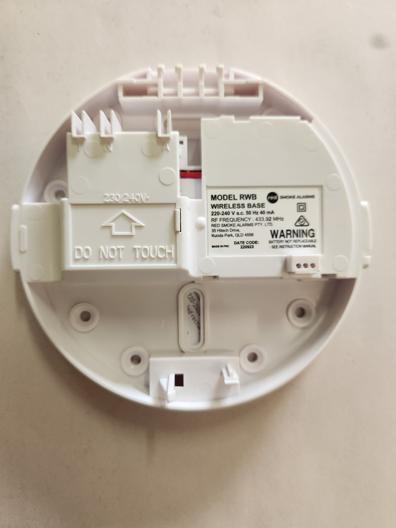 Red Smoke Alarms Smoke Alarm Mounting Base With Wireless Interconnect ...